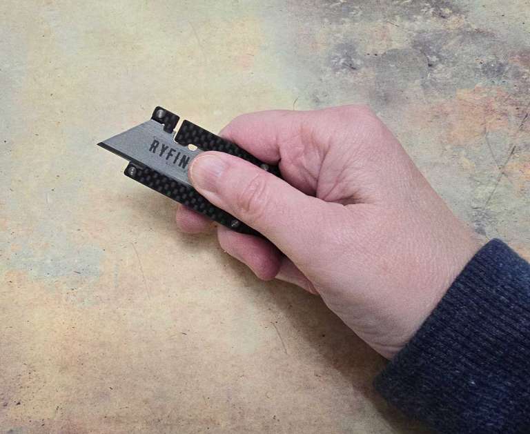 Ryfined Gear Duplex ultralight keychain utility knife review - The ...