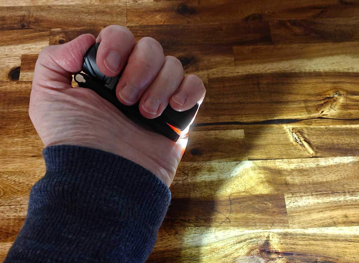 LOOP GEAR SK03 EDC Flashlight review - this flashlight can do more than ...