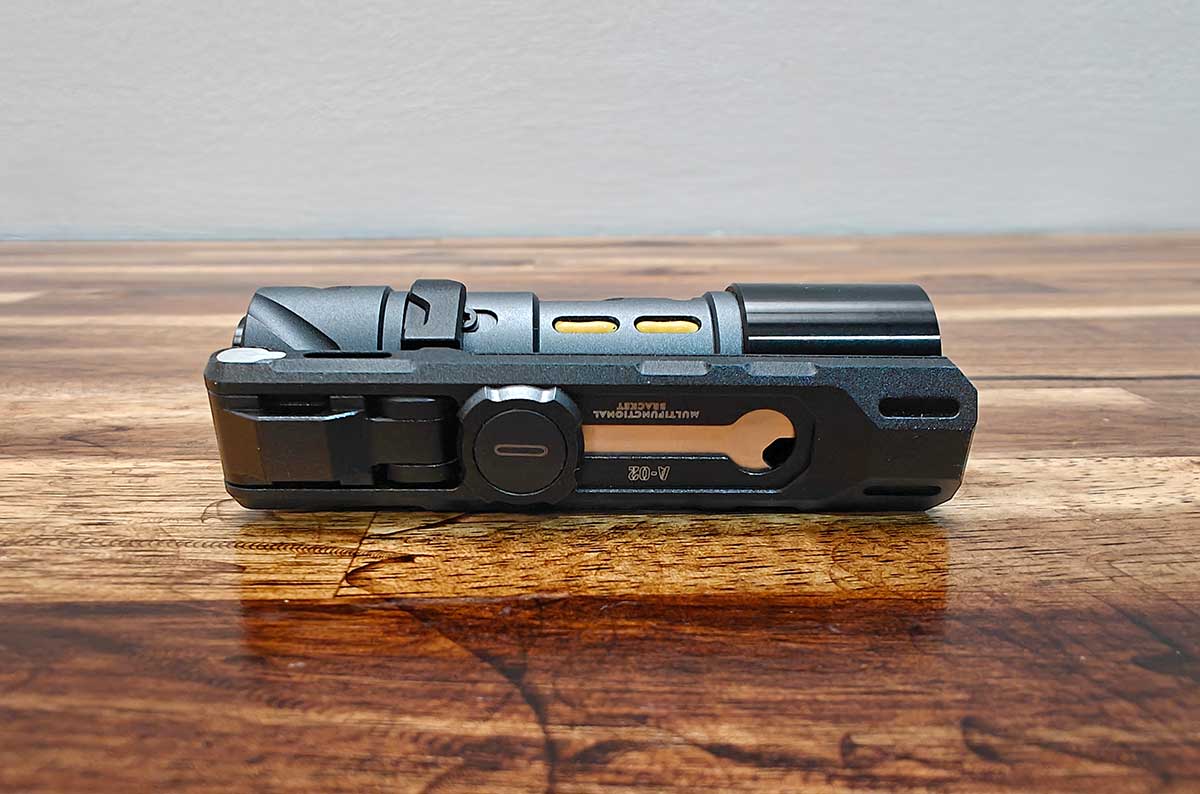 LOOP GEAR SK03 EDC Flashlight review - this flashlight can do more than ...