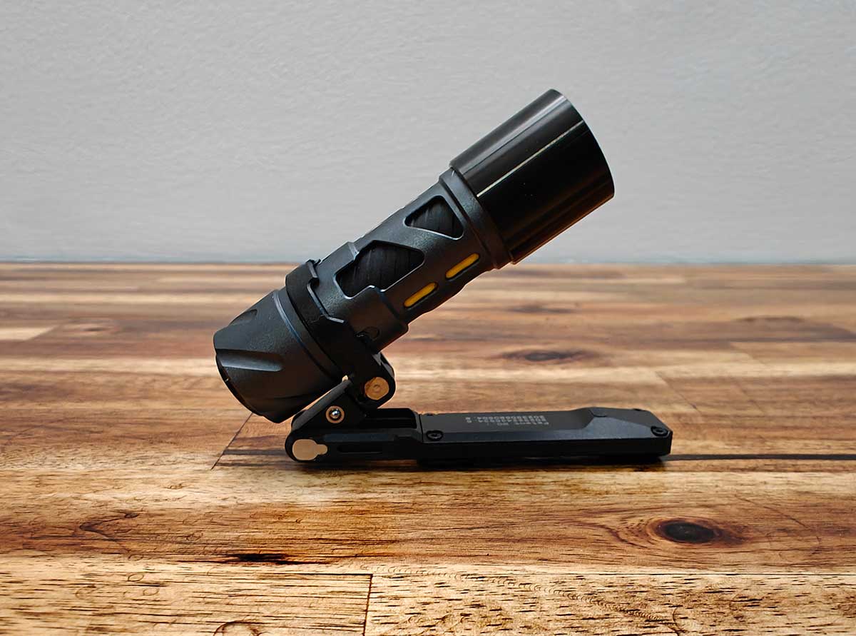 LOOP GEAR SK03 EDC Flashlight review - this flashlight can do more than ...