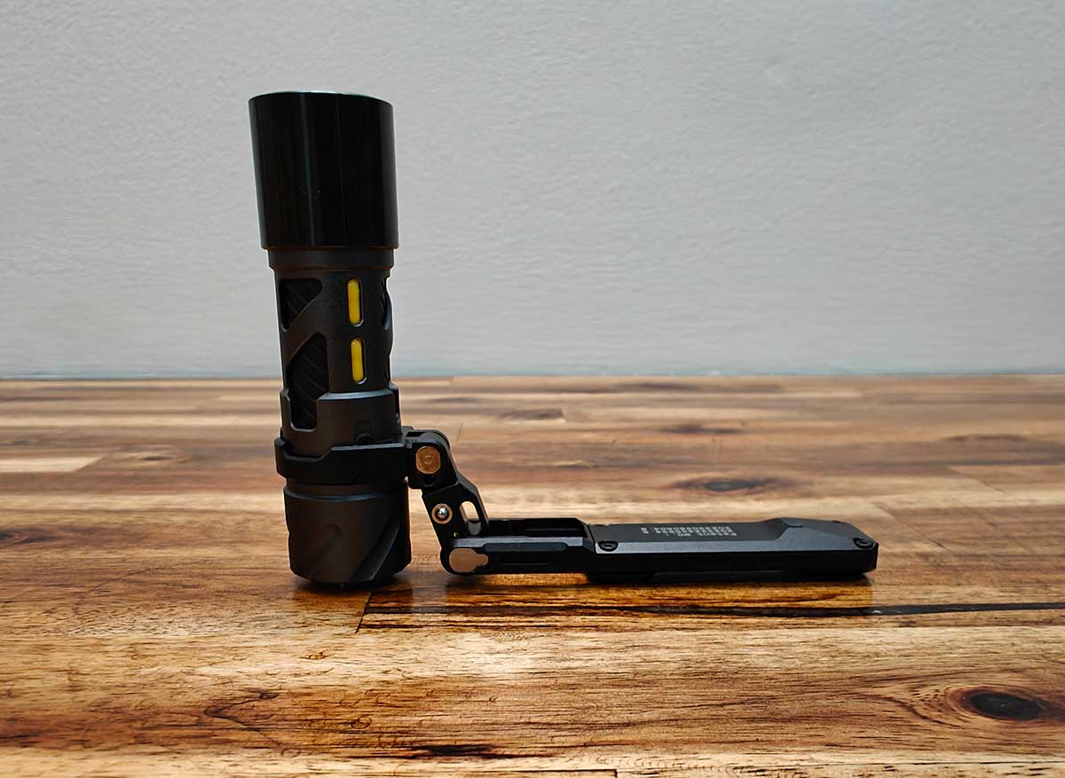 LOOP GEAR SK03 EDC Flashlight review - this flashlight can do more than ...