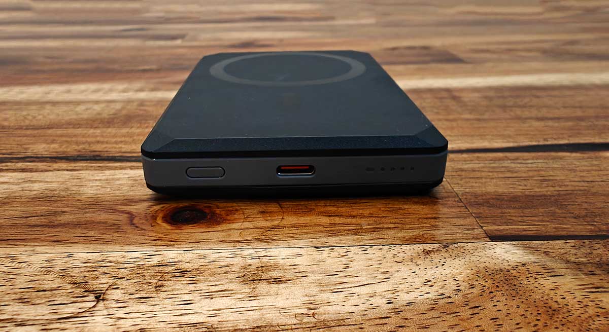 VEGER X5 WalletTrack power bank review - combines a MagSafe wallet ...