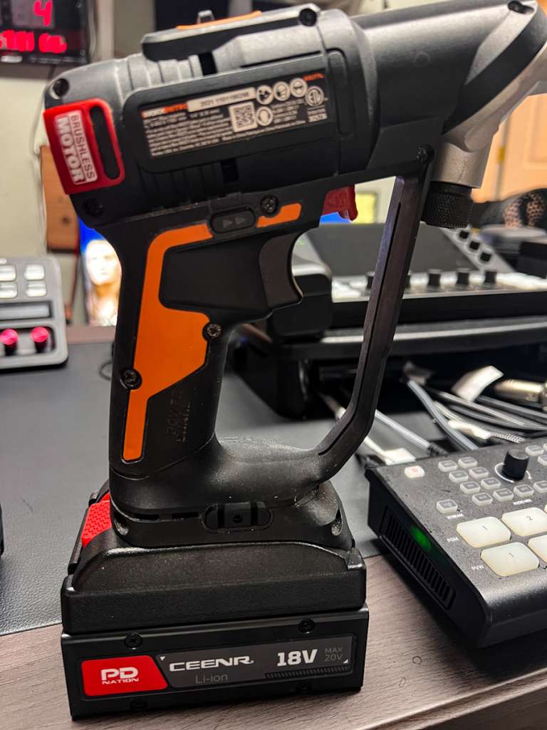 CEENR Universal Power Tool Battery review - The one battery system for ...