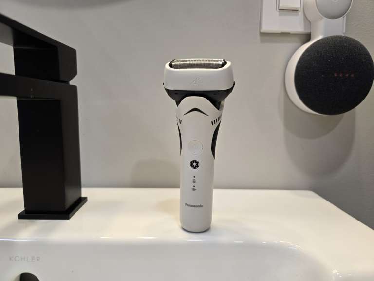 Panasonic STAR WARS™ Stormtrooper Special Edition ARC3 shaver review ...