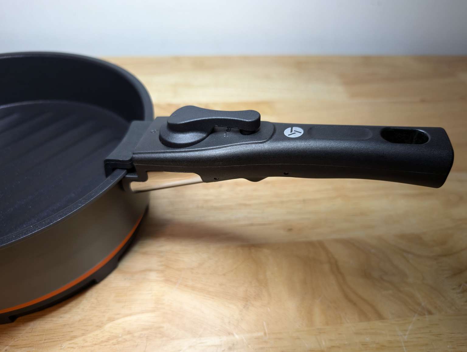 Stoke Voltaics Nomad Cooking System review - Ditch the propane and cook ...