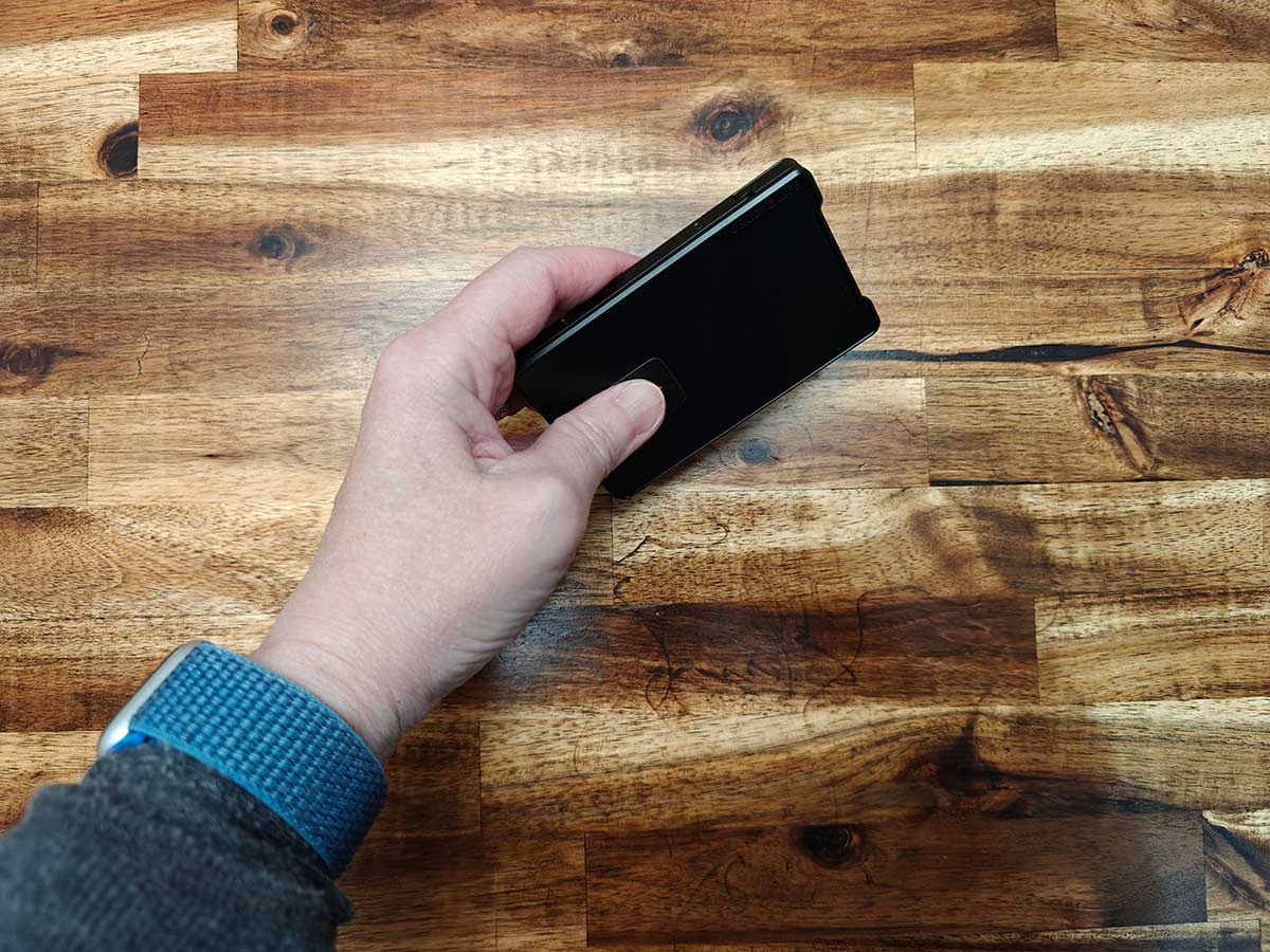 Groove Smart Wallet Trace review - A minimalist wallet with built-in ...