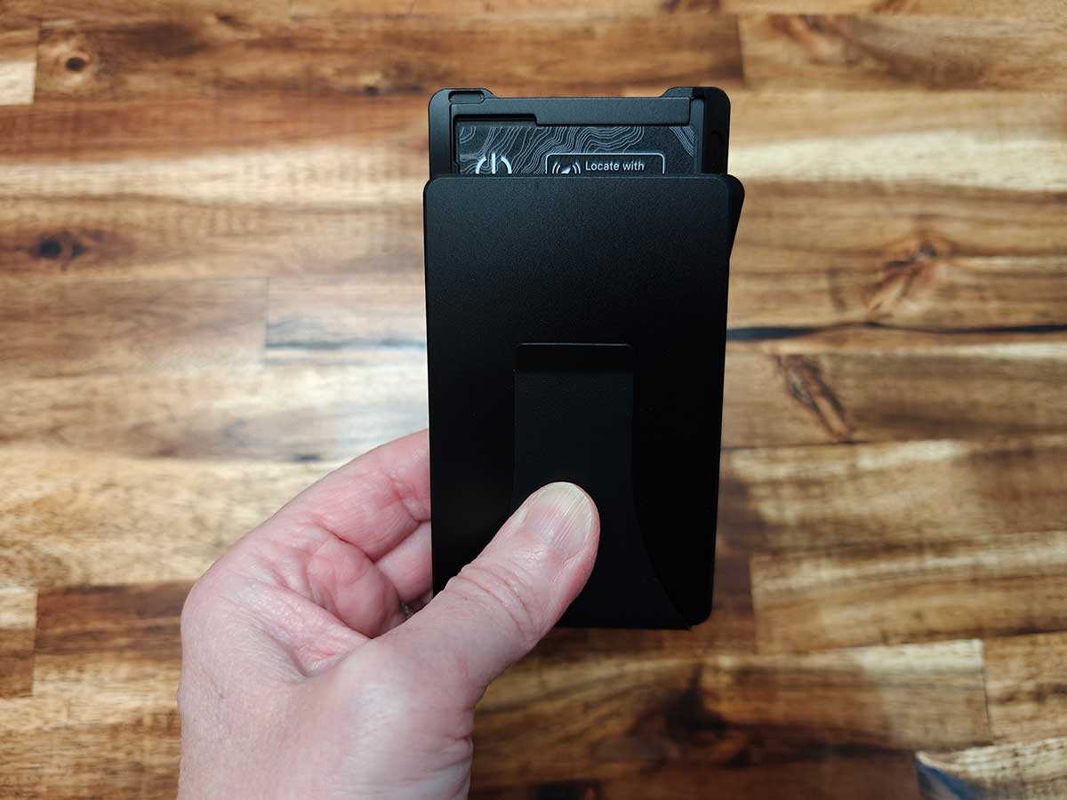 Groove Smart Wallet Trace review - A minimalist wallet with built-in ...