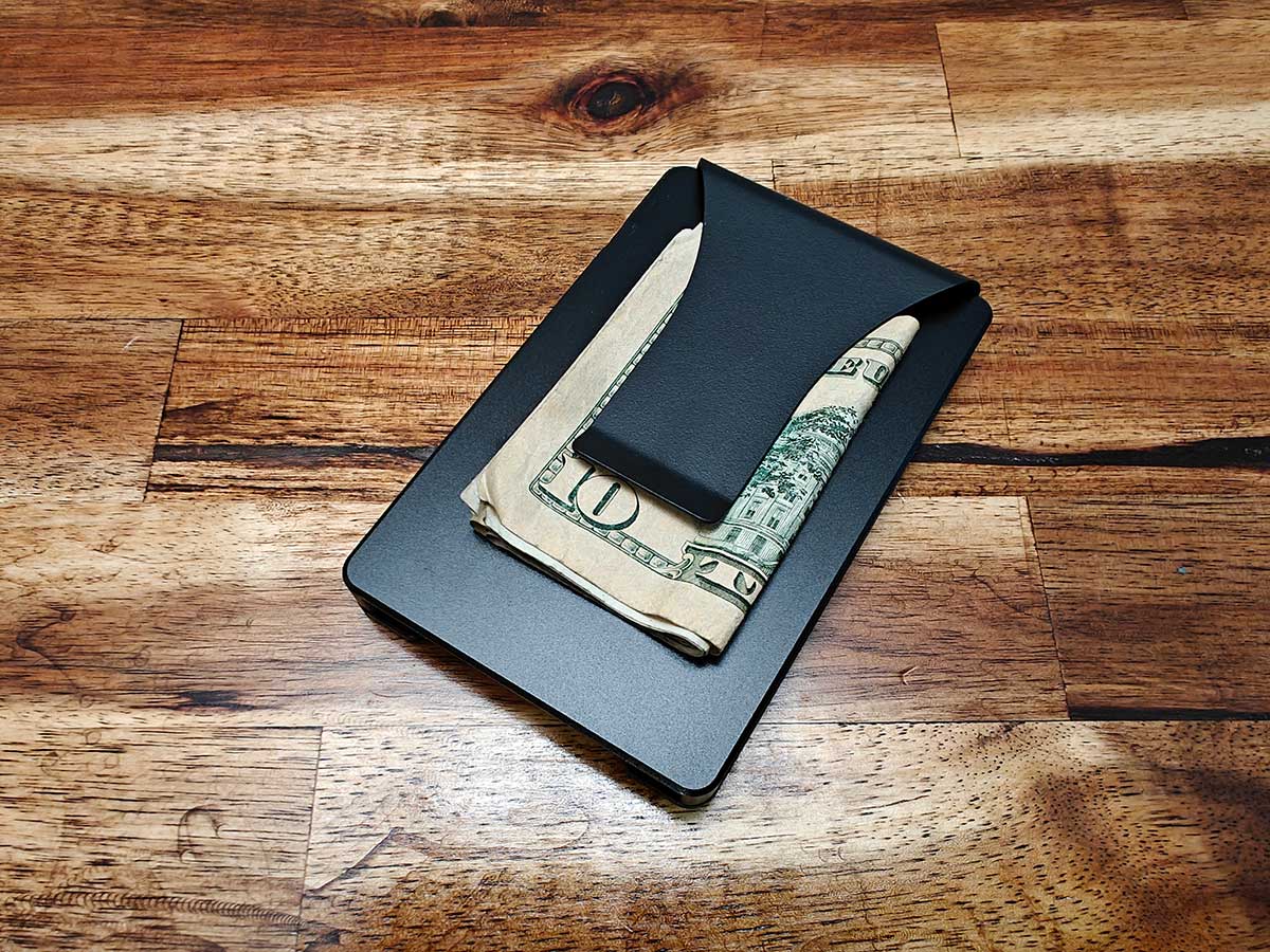 Groove Smart Wallet Trace review - A minimalist wallet with built-in ...