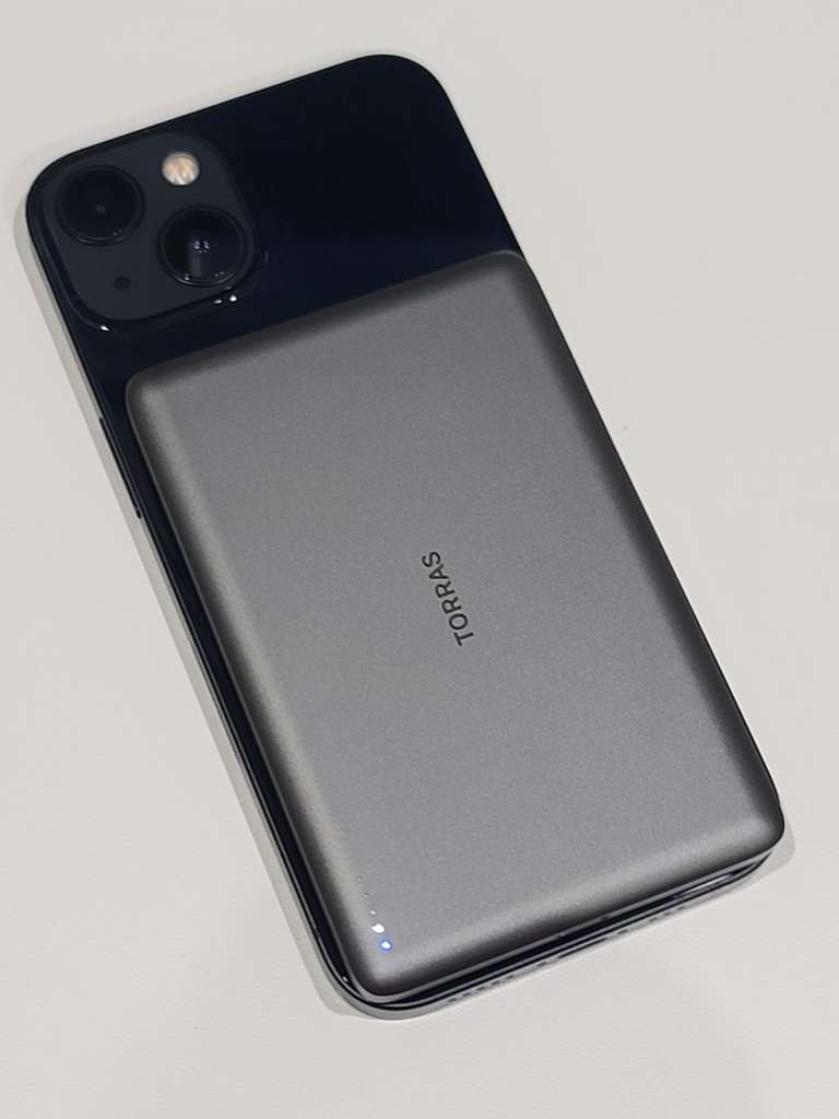 Torras Ultimate Slim MiniMag wireless power bank review - The Gadgeteer