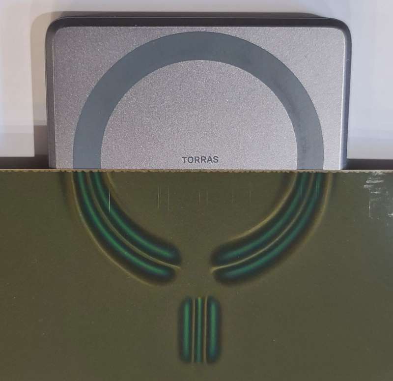 Torras Ultimate Slim MiniMag wireless power bank review - The Gadgeteer