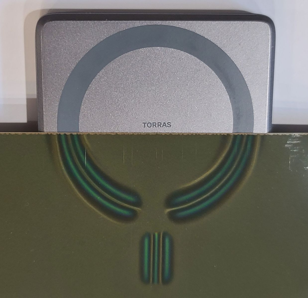 Torras Ultimate Slim MiniMag wireless power bank review - The Gadgeteer