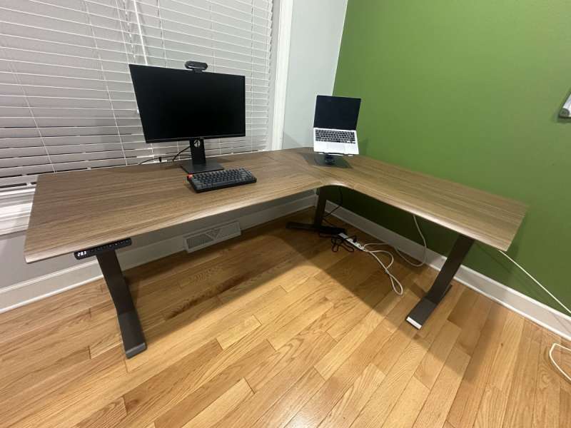 Vari L-Shape Corner Electric Standing Desk review - The Gadgeteer