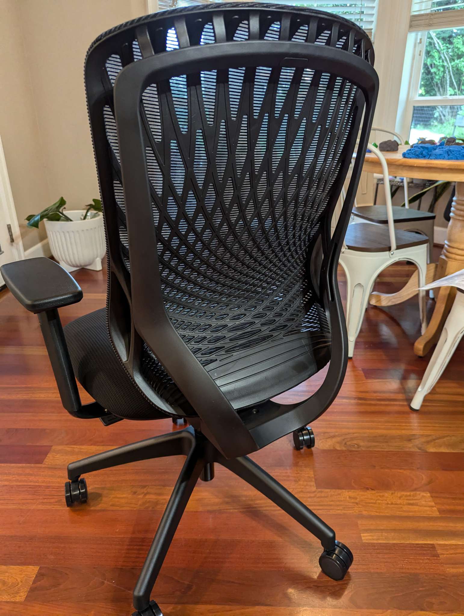 Vari Performance Task Chair review - pretty perfect performance - The ...