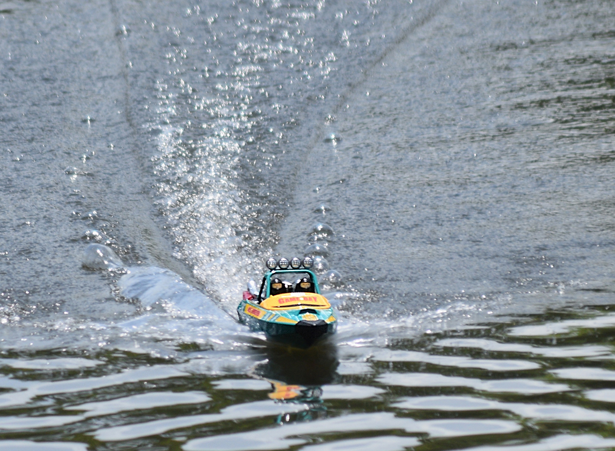 DEERC DE95 Wave Shredder RC Jet Boat review - All the fun of RC on the ...