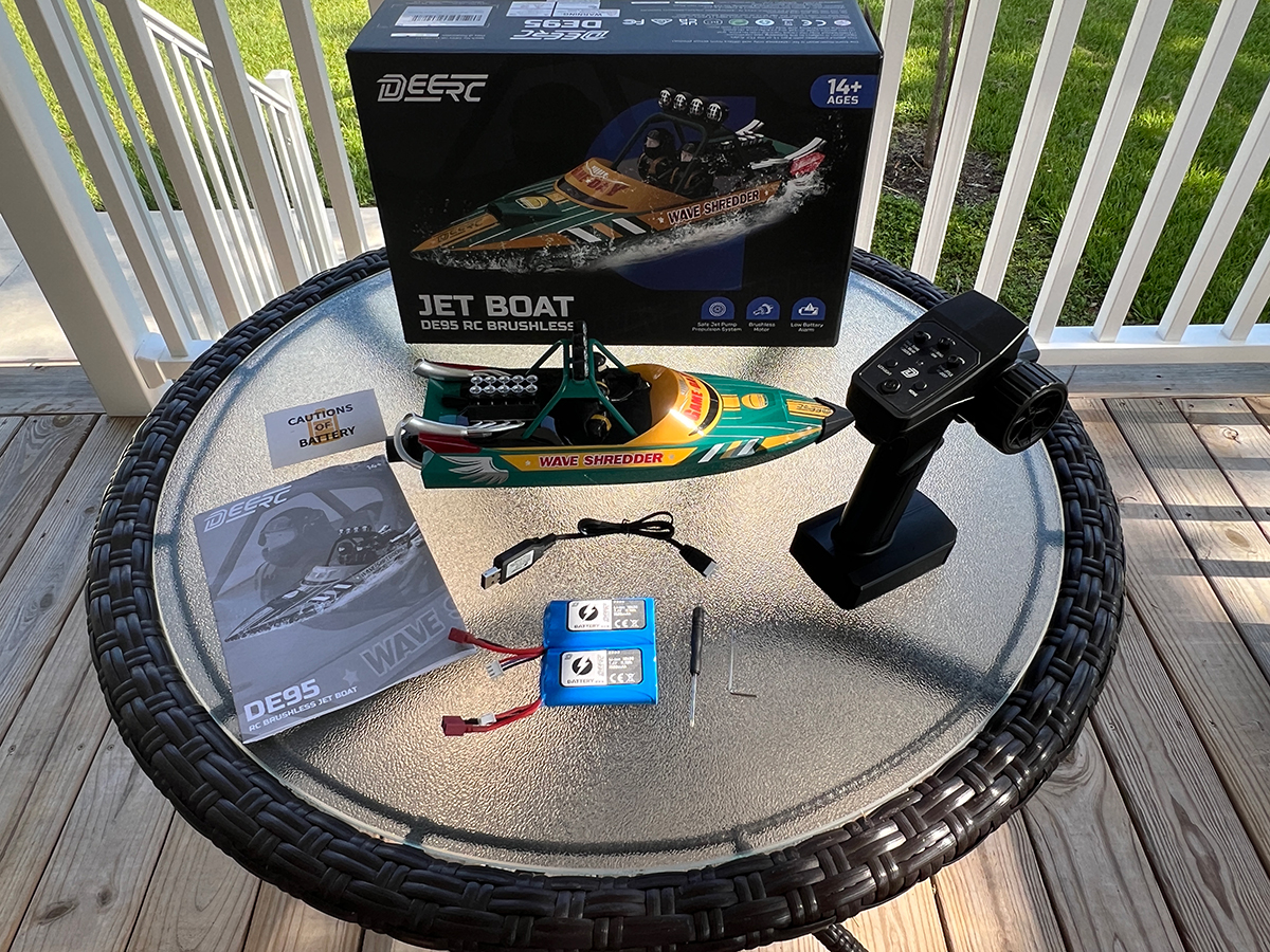 DEERC DE95 Wave Shredder RC Jet Boat review - All the fun of RC on the ...