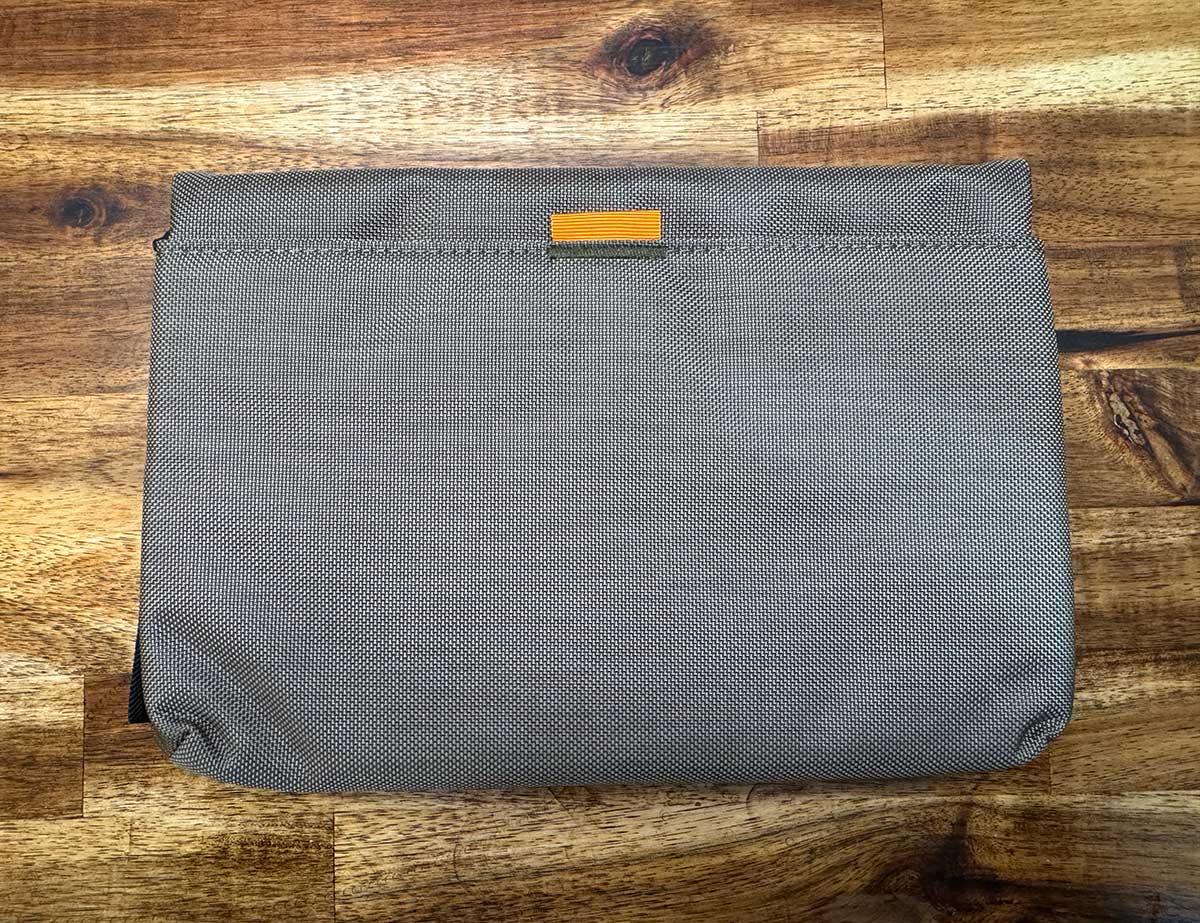 MAGEASY Sacoche bag review - Your next EDC bag - The Gadgeteer