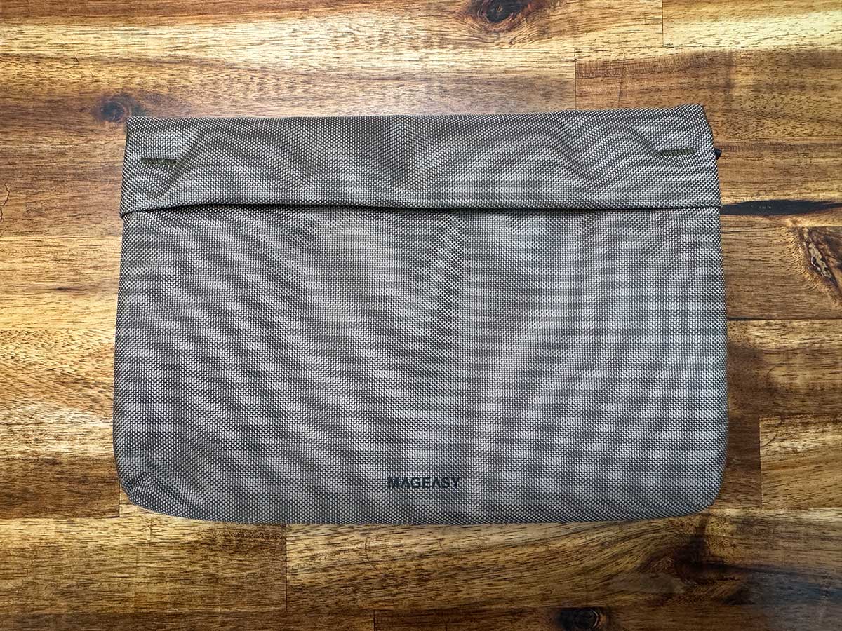 MAGEASY Sacoche bag review - Your next EDC bag - The Gadgeteer