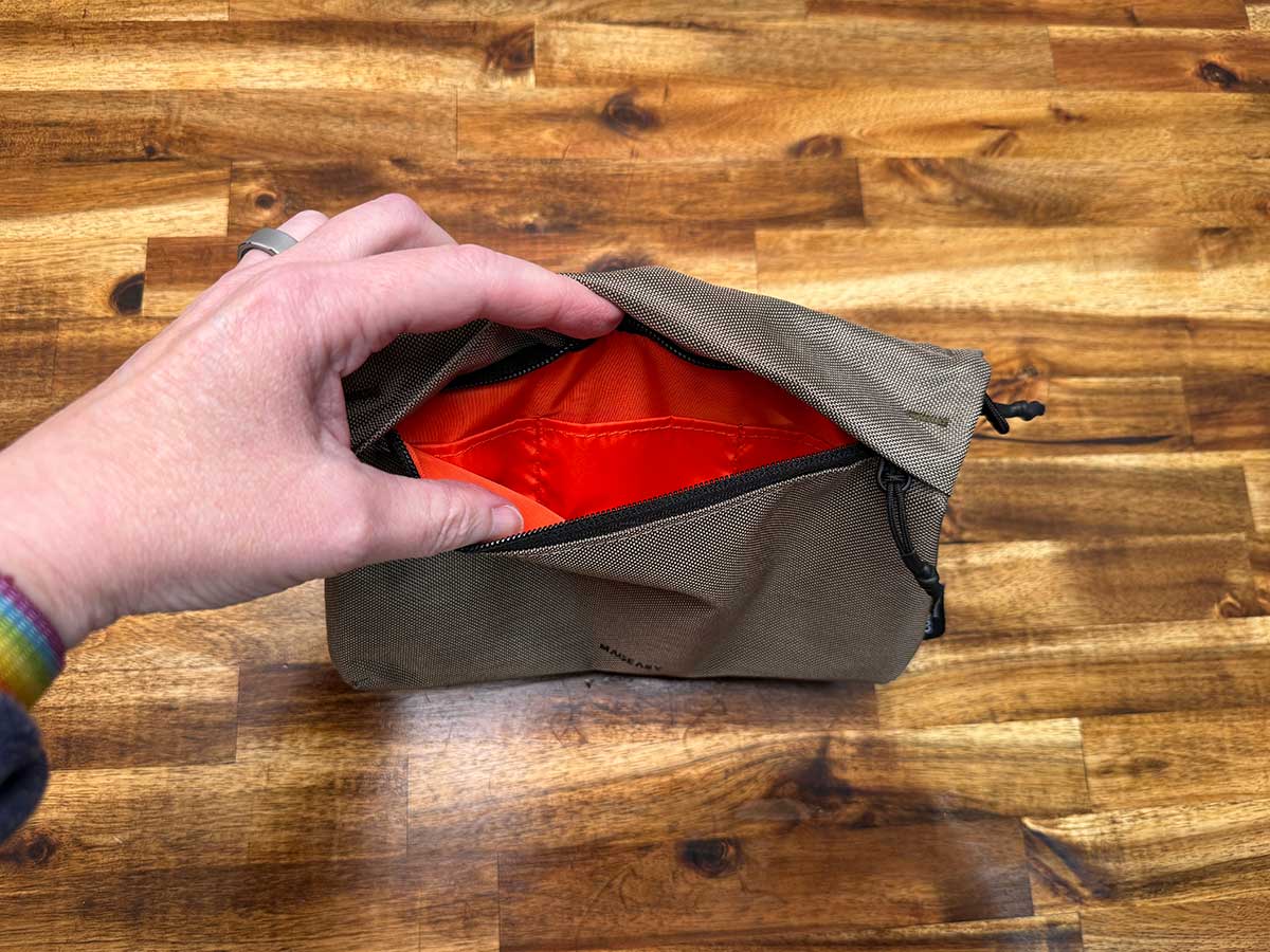 MAGEASY Sacoche bag review - Your next EDC bag - The Gadgeteer