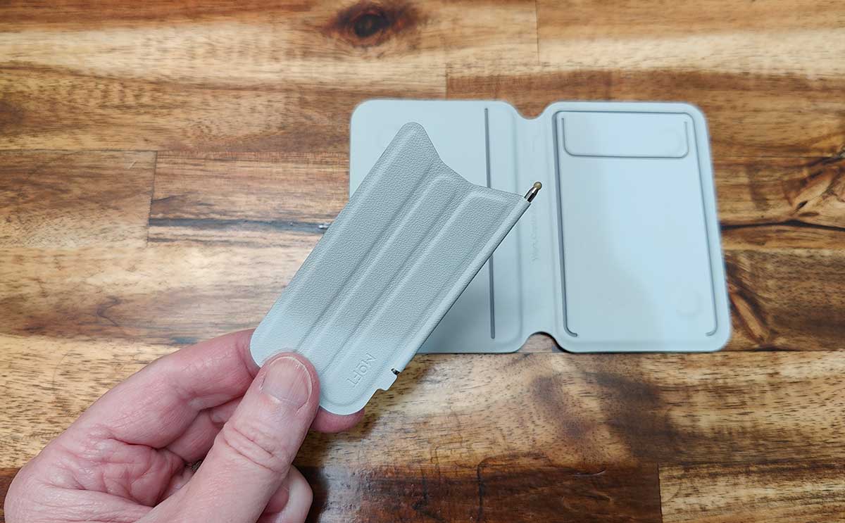 MOFT Snap Flow review - Jot notes on the go with this EDC MagSafe ...