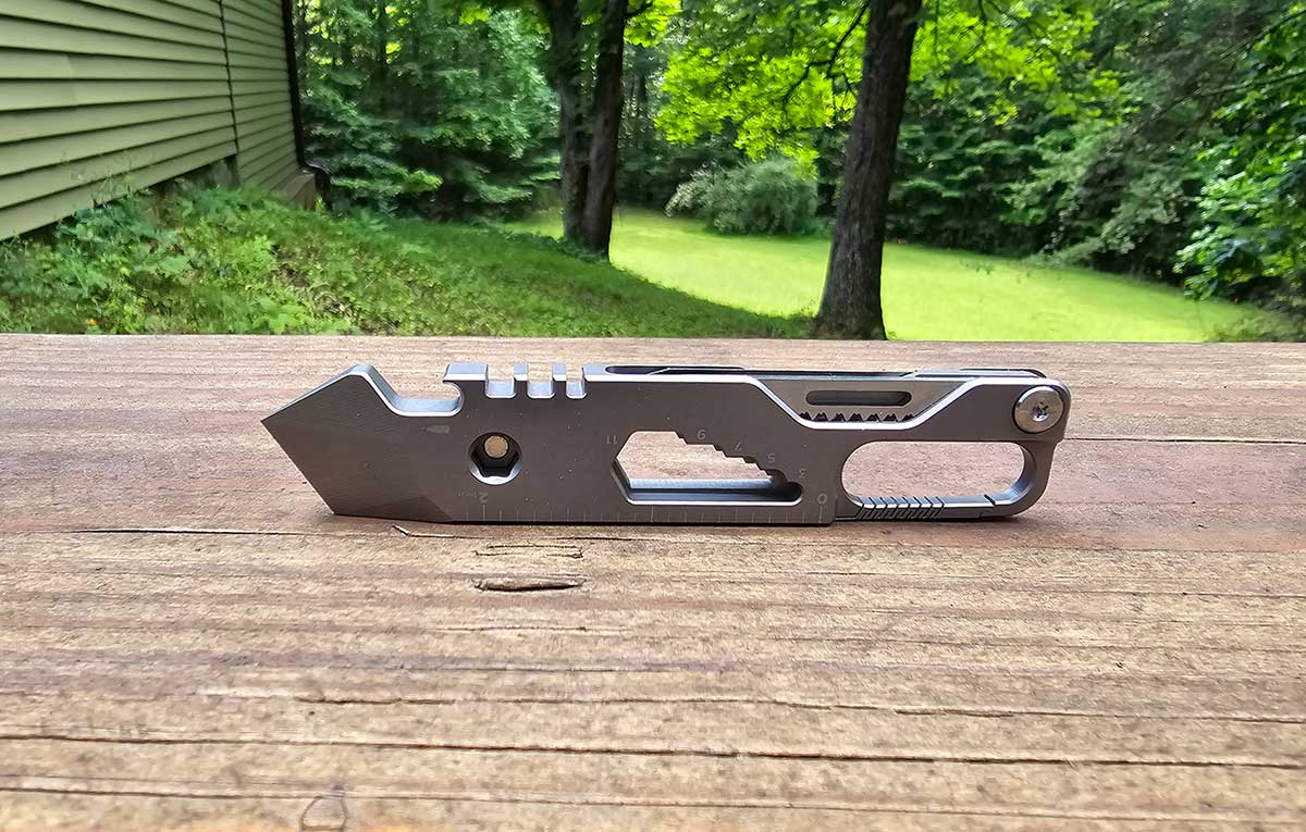 Orioners Z1 multi-tool review - 13 function EDC tool - The Gadgeteer