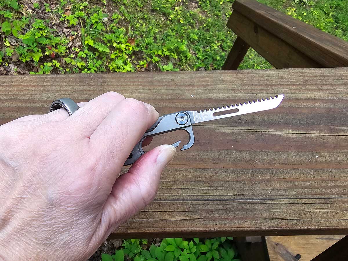 Orioners Z1 multi-tool review - 13 function EDC tool - The Gadgeteer