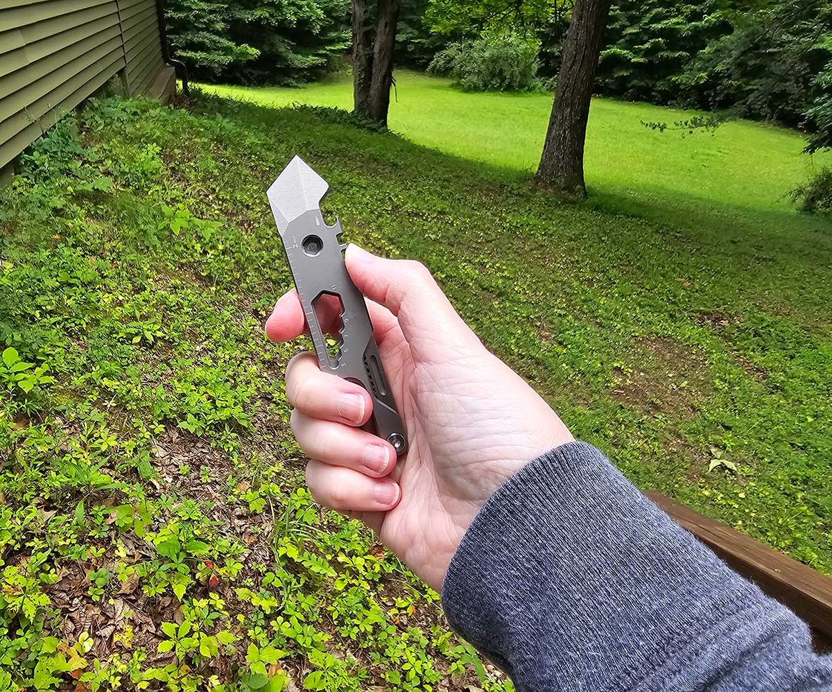 Orioners Z1 multi-tool review - 13 function EDC tool - The Gadgeteer