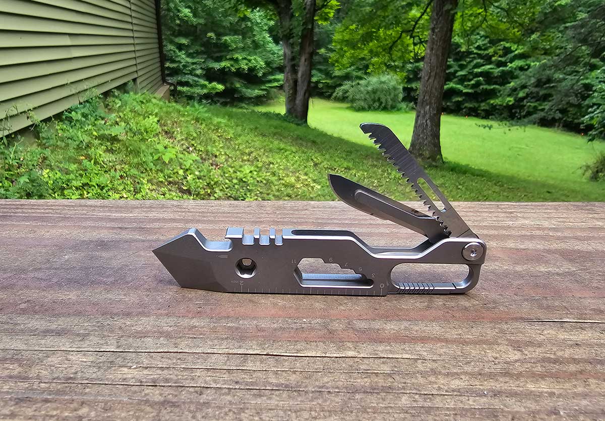 Orioners Z1 multi-tool review - 13 function EDC tool - The Gadgeteer