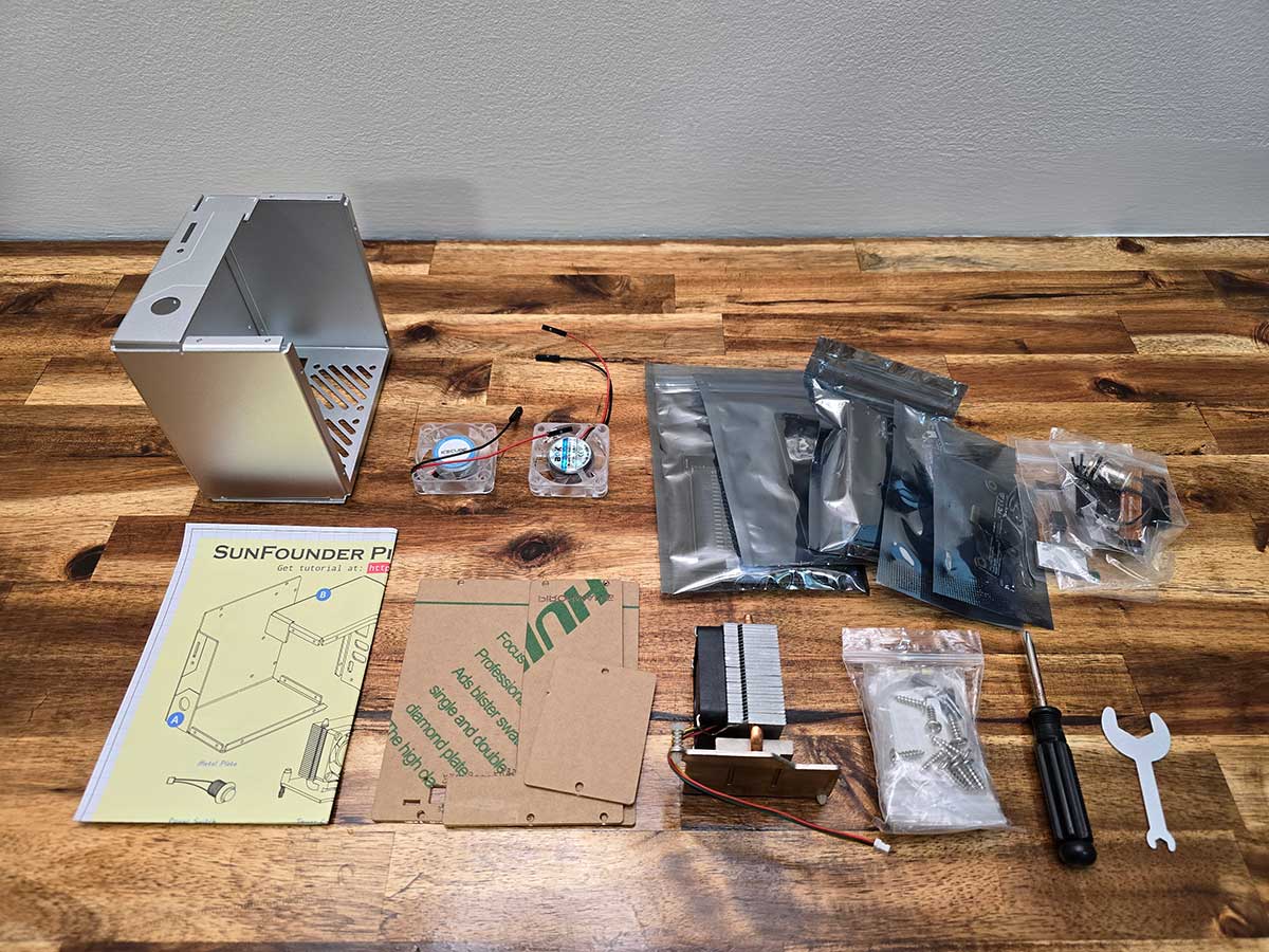 SunFounder Pironman 5 Raspberry Pi 5 mini PC case review - DIY kit ...