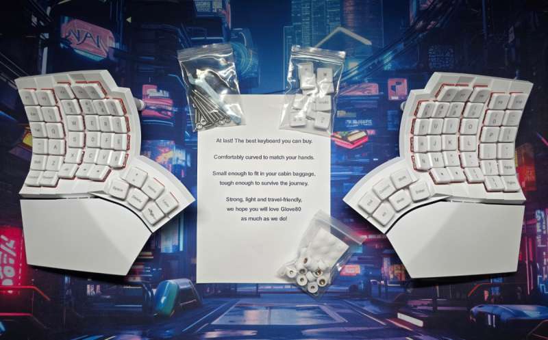 MoErgo Glove80 Ergonomic Keyboard review - The Gadgeteer