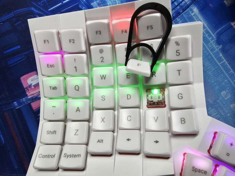 MoErgo Glove80 Ergonomic Keyboard review - The Gadgeteer