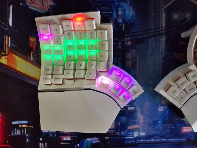 MoErgo Glove80 Ergonomic Keyboard review - The Gadgeteer