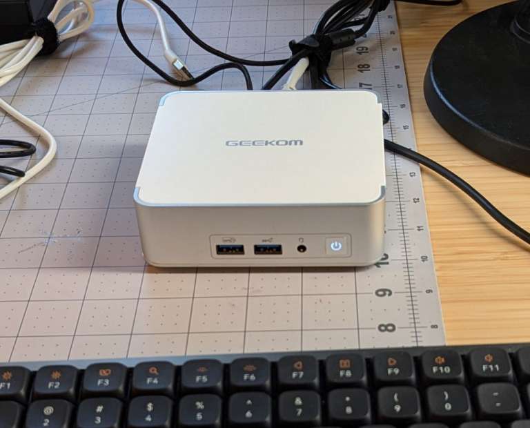Geekom XT13 Pro mini PC review - A punchy little Intel based PC - The ...