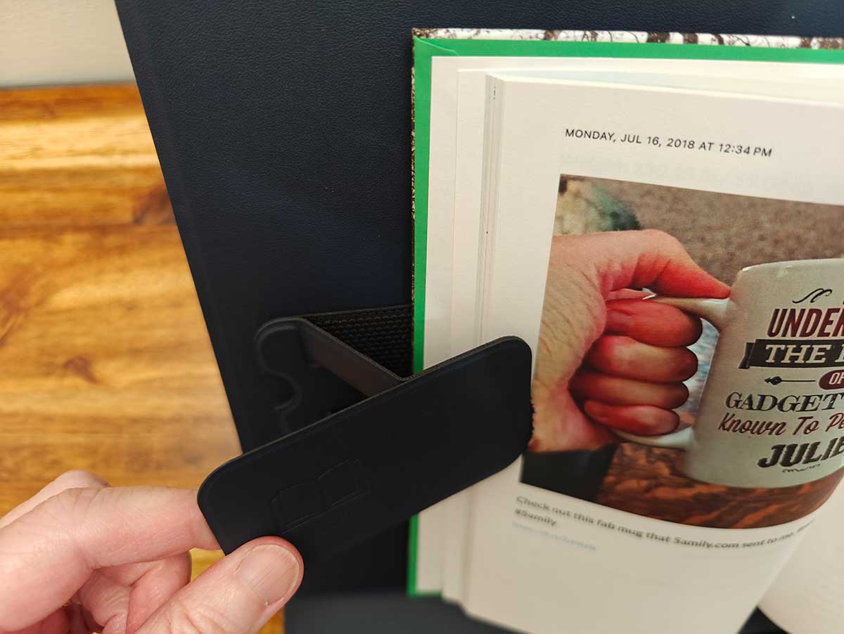 MOFT Smart Desk Mat review - A modular desk organizer for all the ...