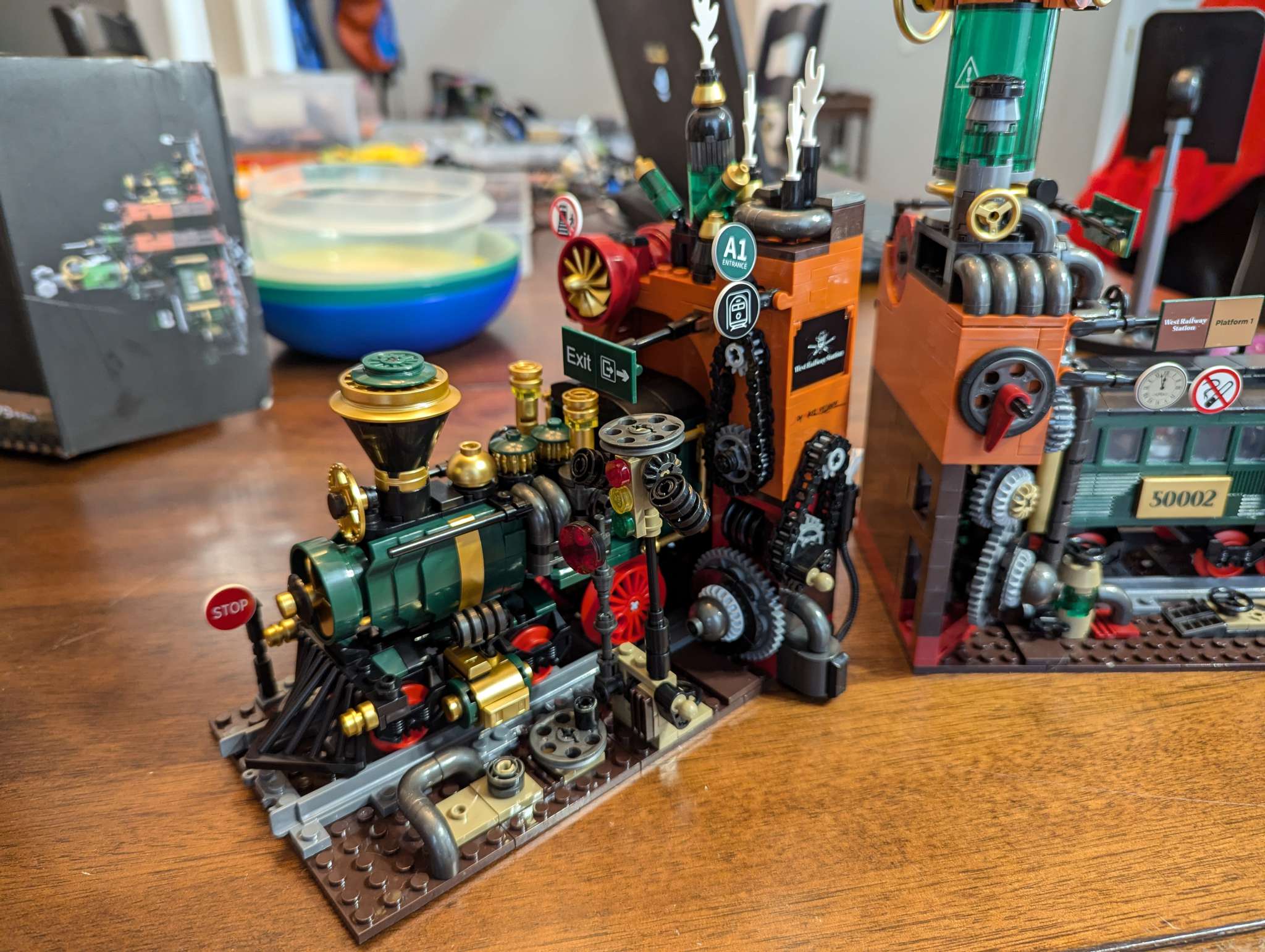 JMBricklayer Western Train Station Bookend model review - a cheap or just cheaper Lego option ...