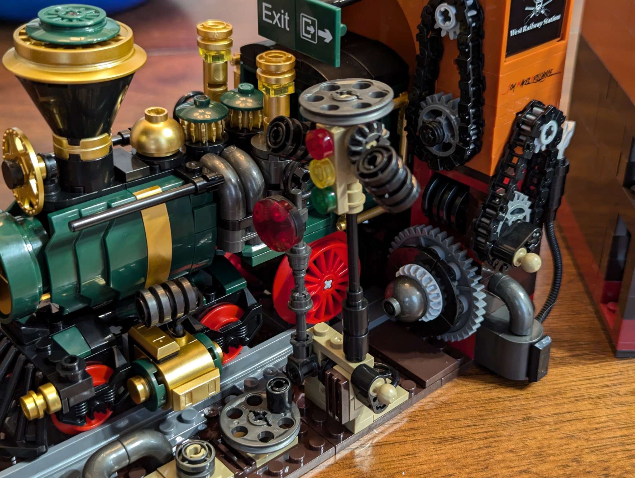 JMBricklayer Western Train Station Bookend model review - a cheap or ...