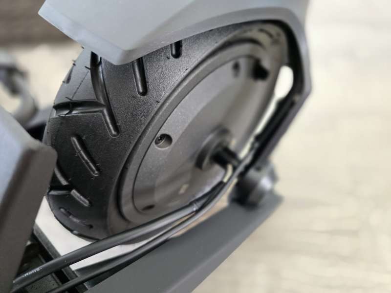 NAVEE S40 Electric Scooter review - The Gadgeteer