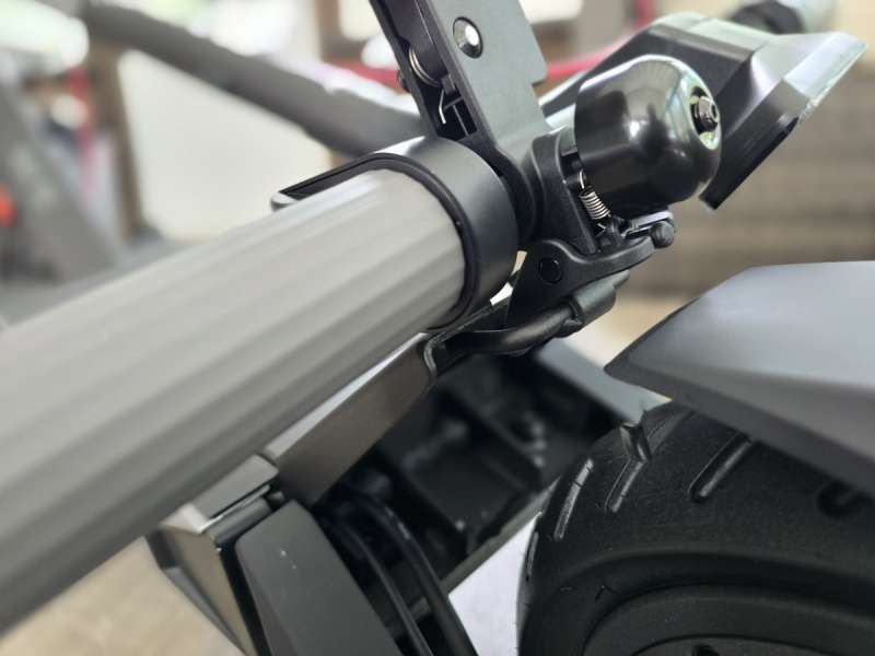 NAVEE S40 Electric Scooter review - The Gadgeteer