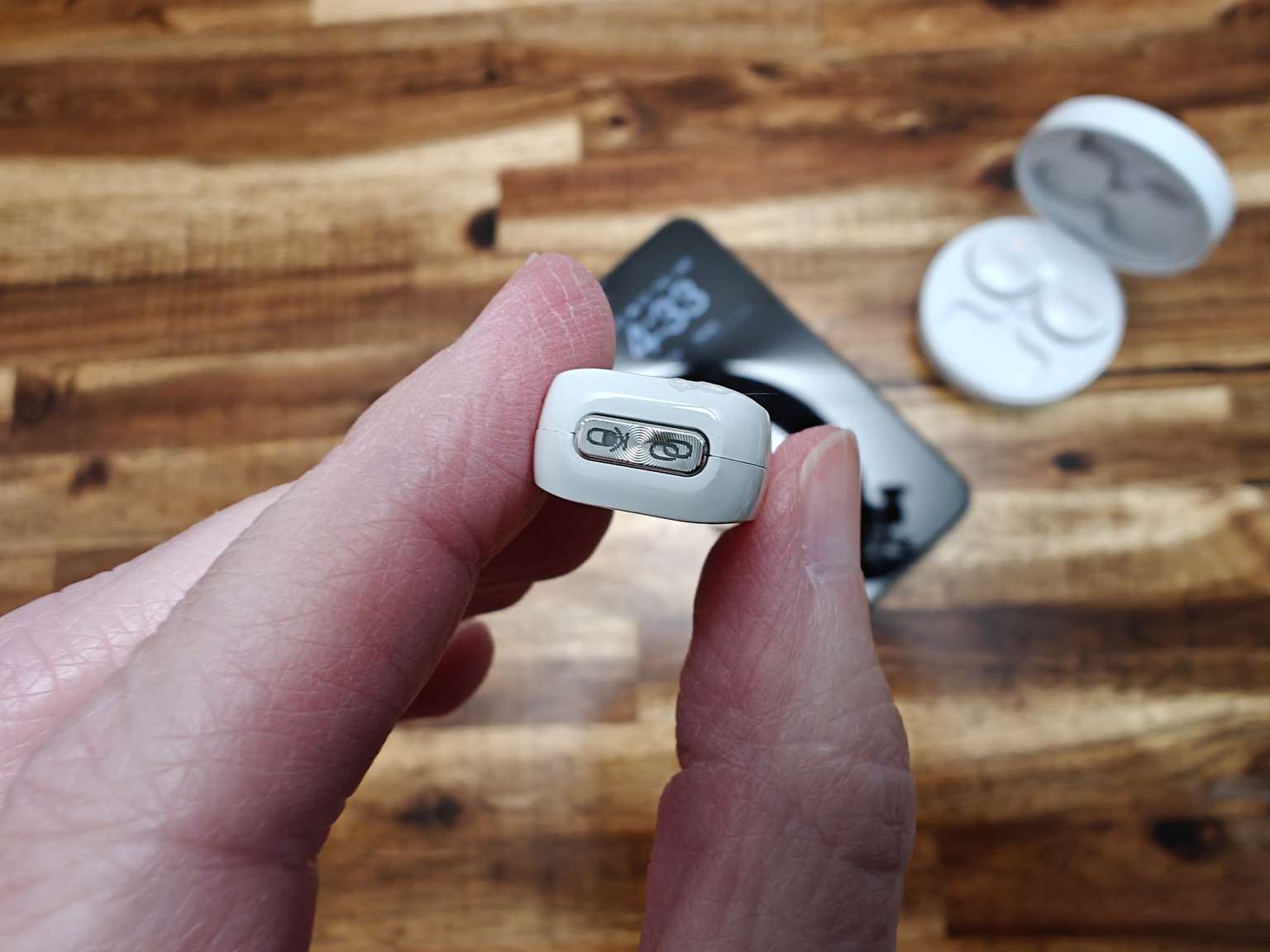 SmallRig S60 wireless microphone review - DSP noise reduction with the ...