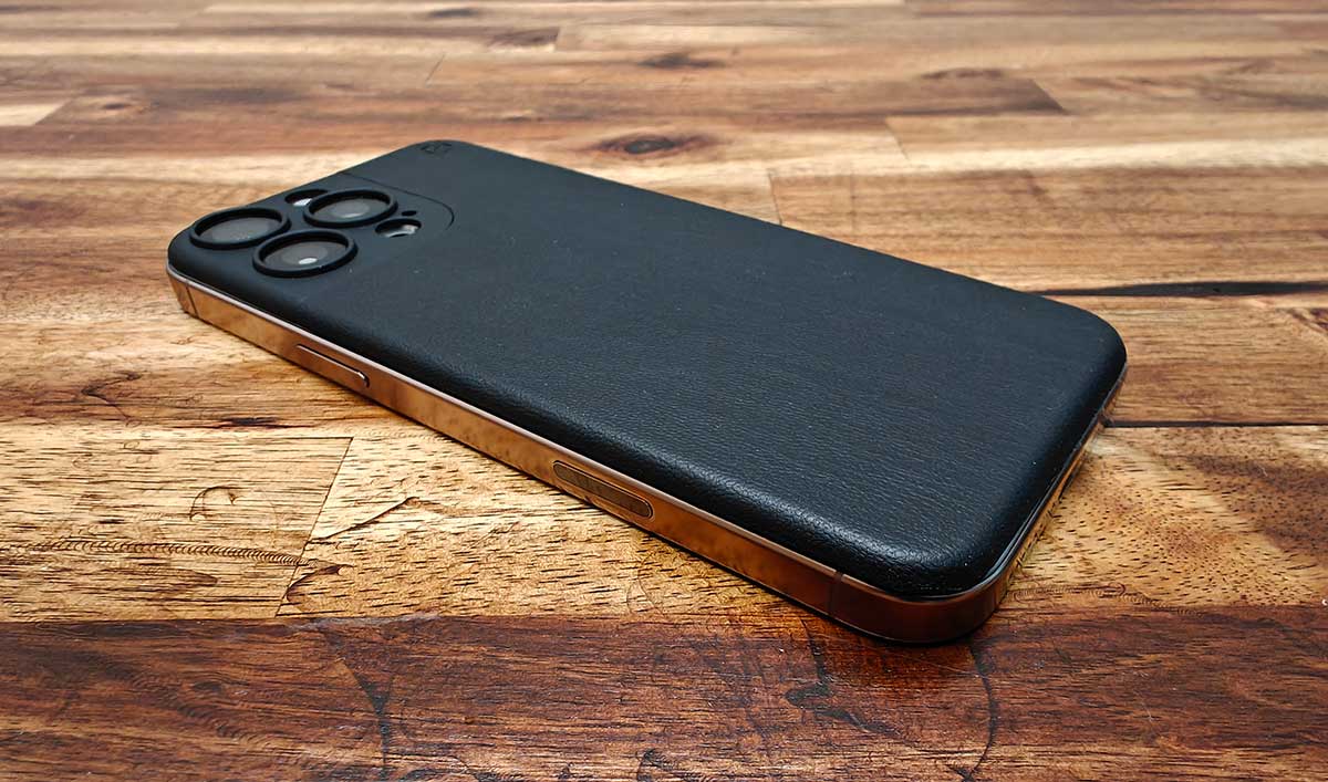 Atom Studios Soft Snap magnetic iPhone back review - I'm all in on this ...