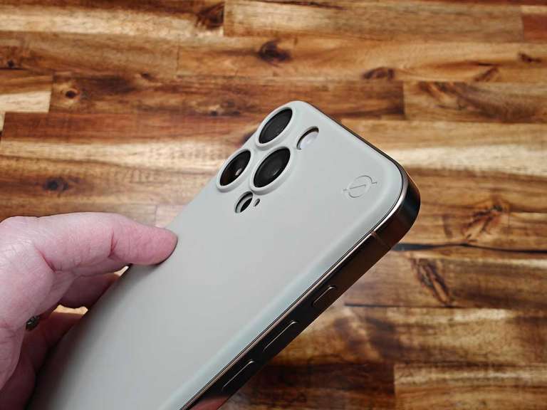 Atom Studios Soft Snap magnetic iPhone back review - I'm all in on this ...