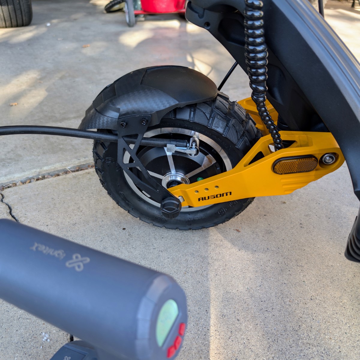 Ausom DT1 Pro scooter review - frighteningly fast electric scooter ...