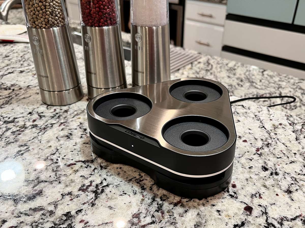 Cospro 3-in-1 Wireless Charging Electric Salt and Pepper Grinder review - The Gadgeteer