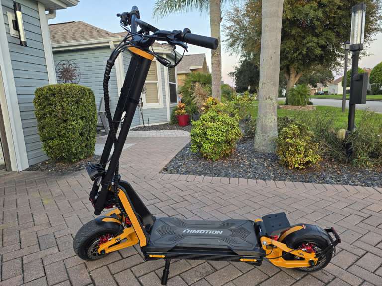 Inmotion RS Electric Scooter review - Beast mode on! - The Gadgeteer