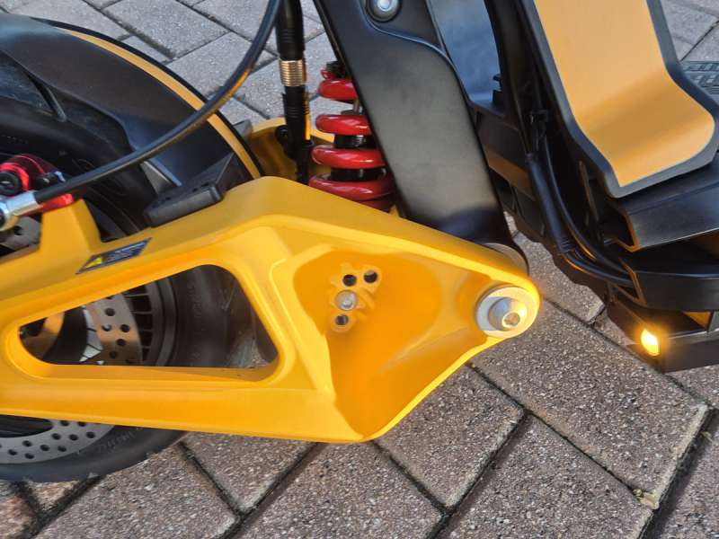 Inmotion RS Electric Scooter review - Beast mode on! - The Gadgeteer