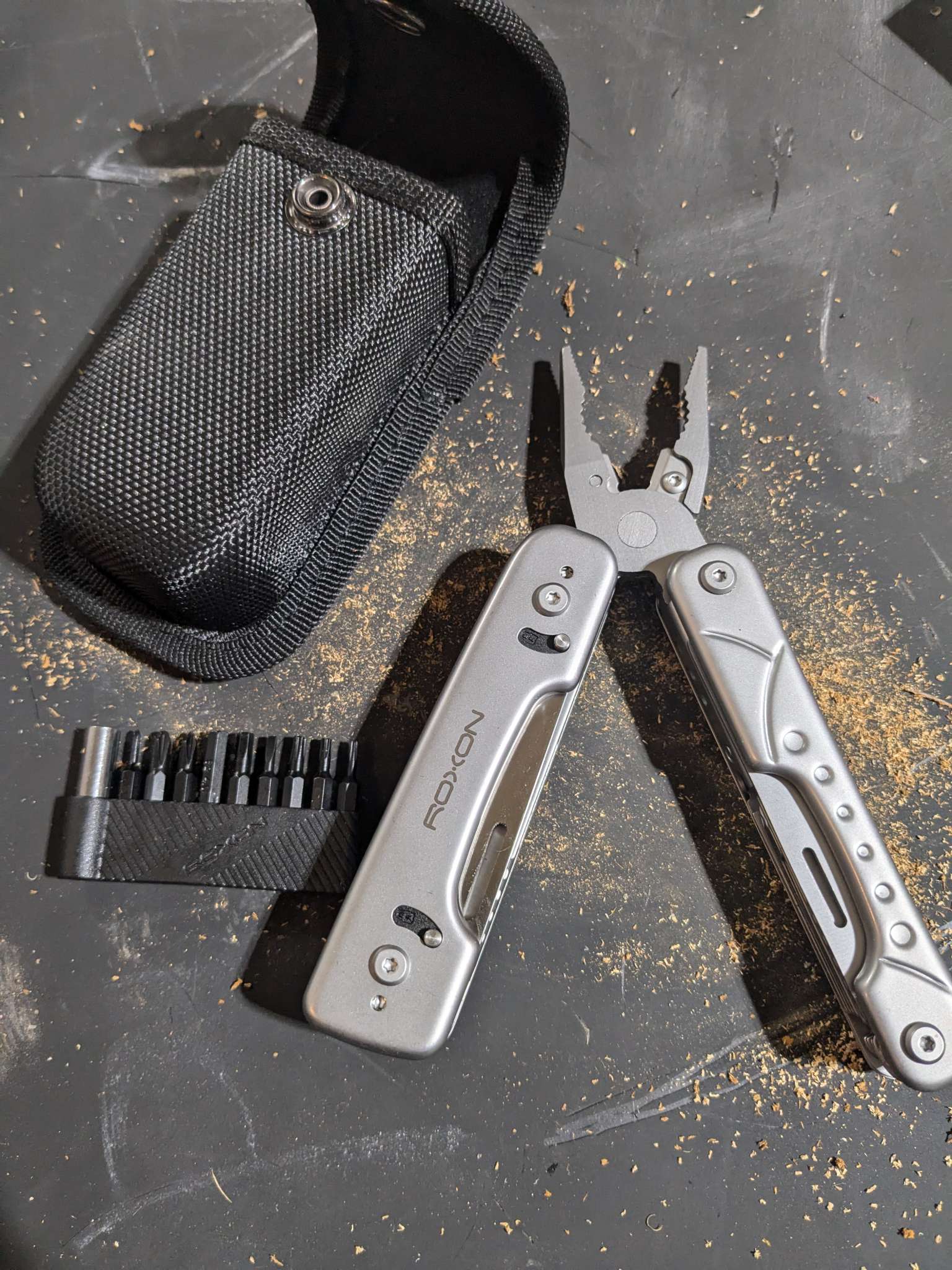 Roxon Phantom multi-tool review - A quality EDC multi-tool at a great price! - The Gadgeteer