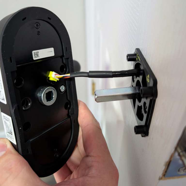 aqara smart lock U300 review - a Matter-enabled reliable smart lock ...