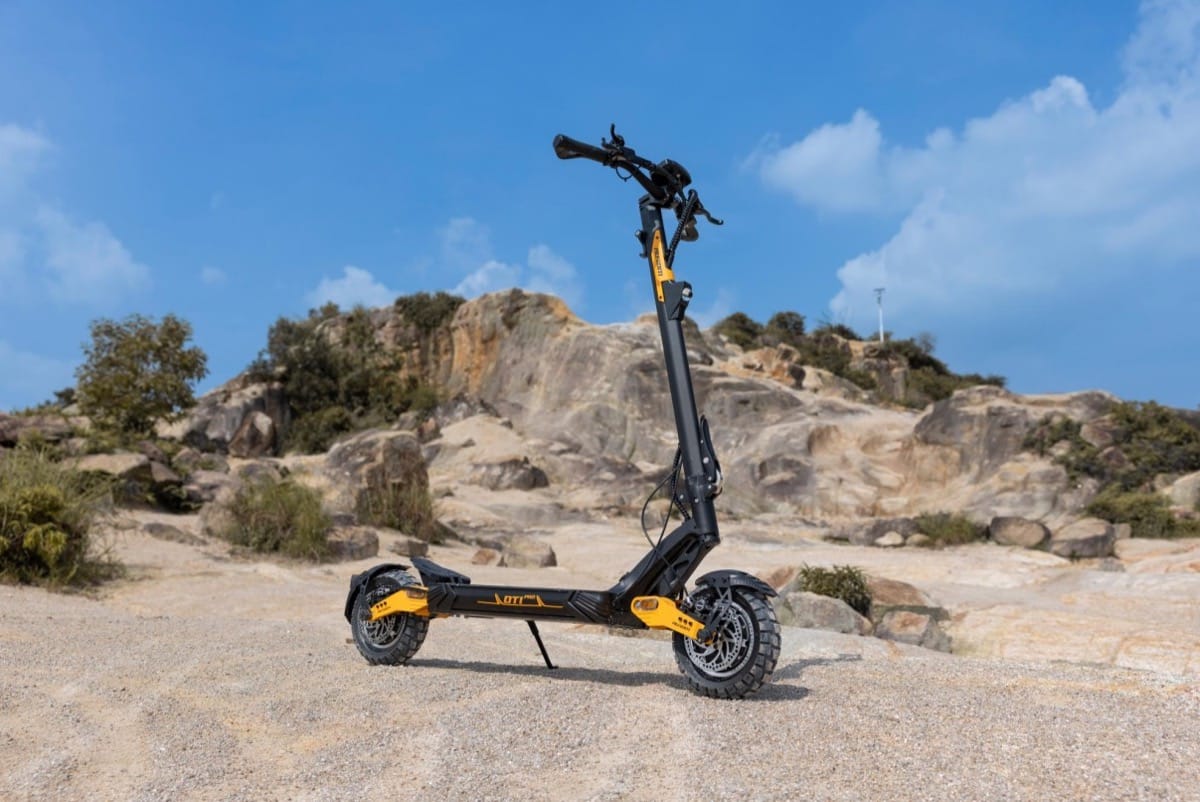 Gift ideas: Give the gift of speed with an Ausom scooter! - The Gadgeteer