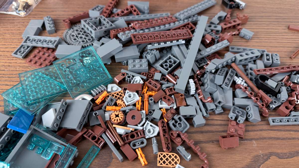 Funwhole Steampunk City Bridge review - The Gadgeteer