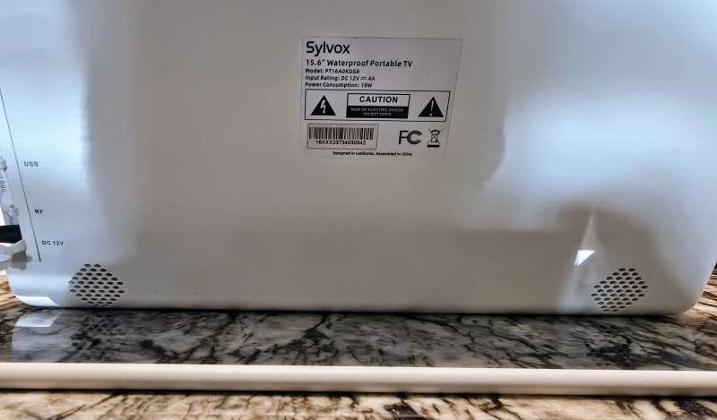 Sylvox 15.6" Waterproof TV review - Google TV to go - The Gadgeteer