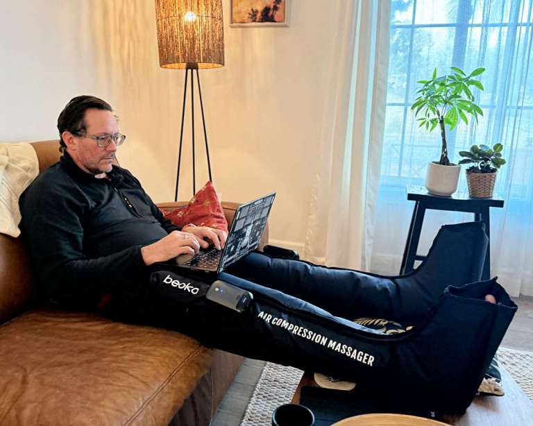 Beoka Air Compression Massager review - Zip up masseuse boots - The ...